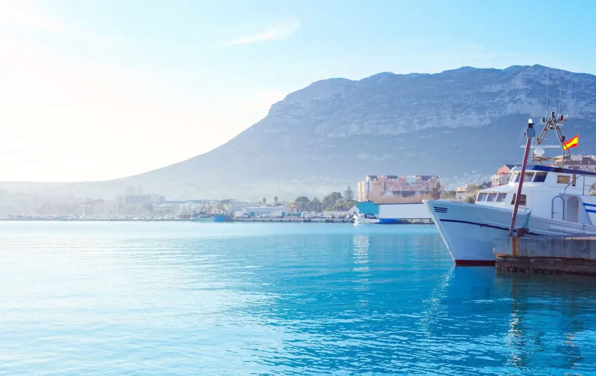Living in Dénia, Spain: My Expat Experince + Pros and Cons